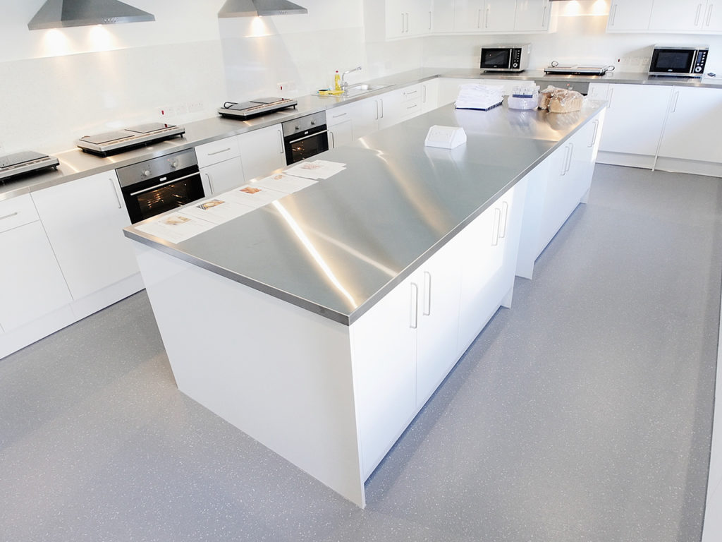 Alexander McLeod food technology classroom design - Envoplan