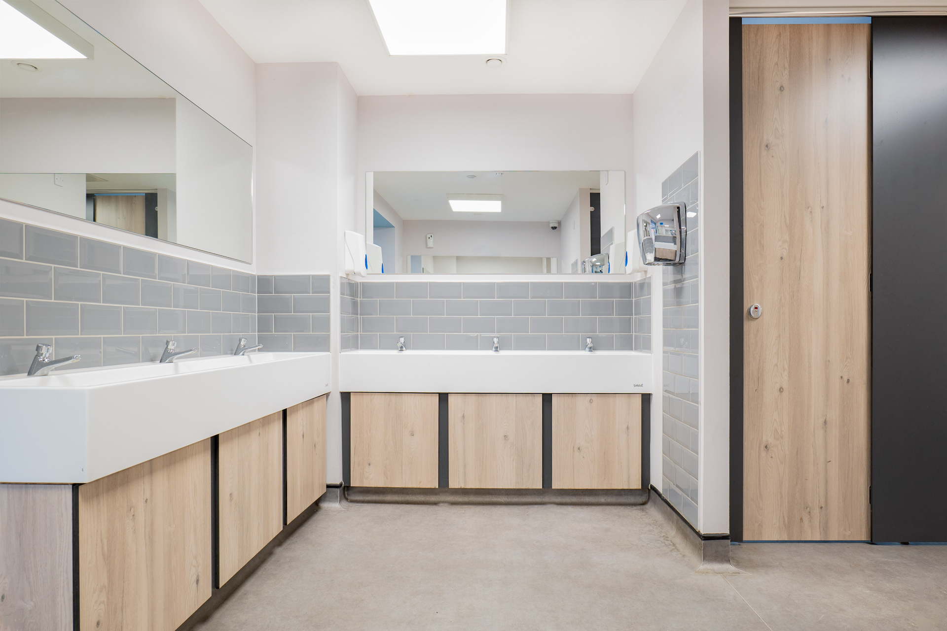 Sir William Borlase’s Grammar School – Washrooms - Envoplan